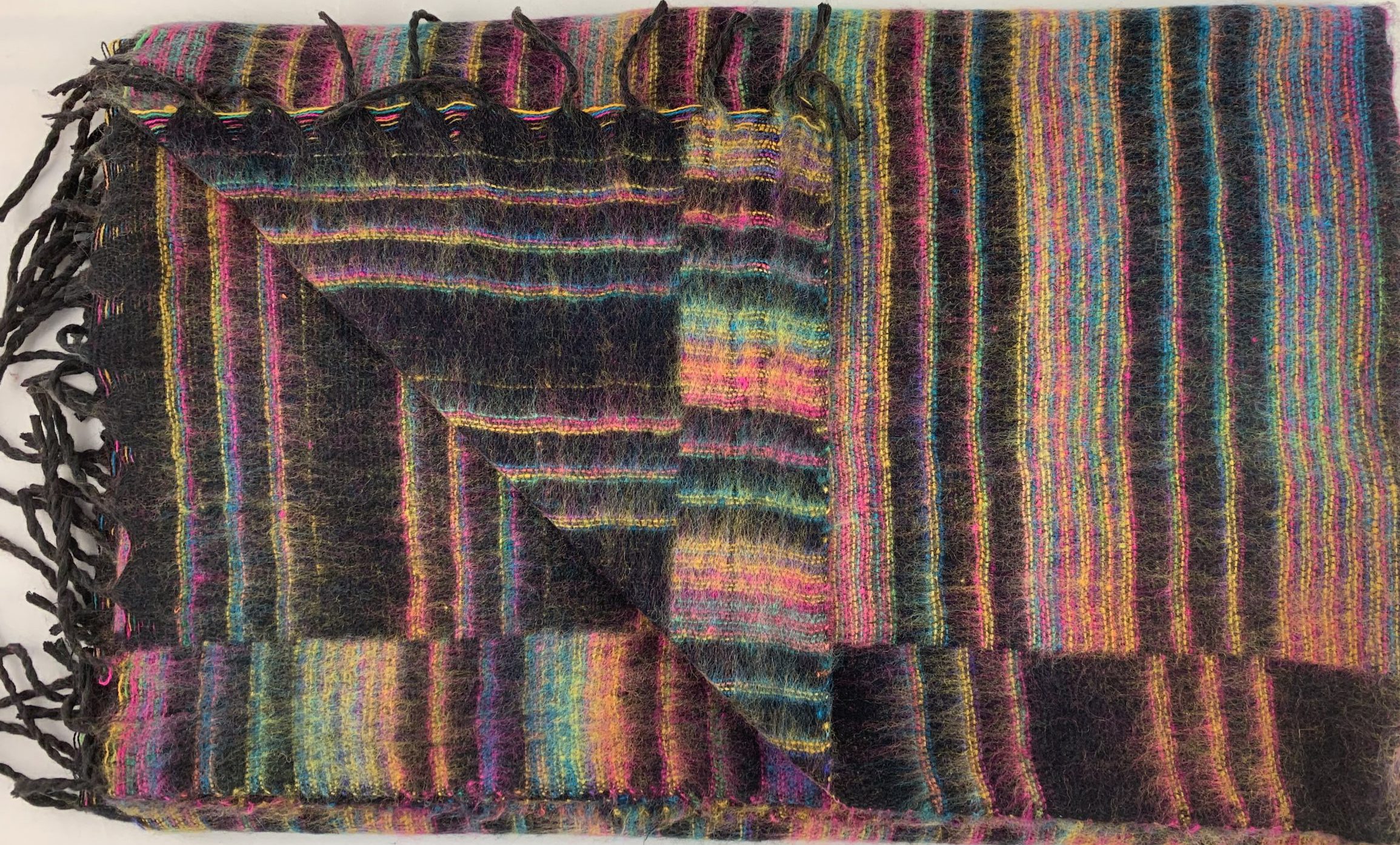 Plaid zwart met pastel strepen - Plaids en Sjaals